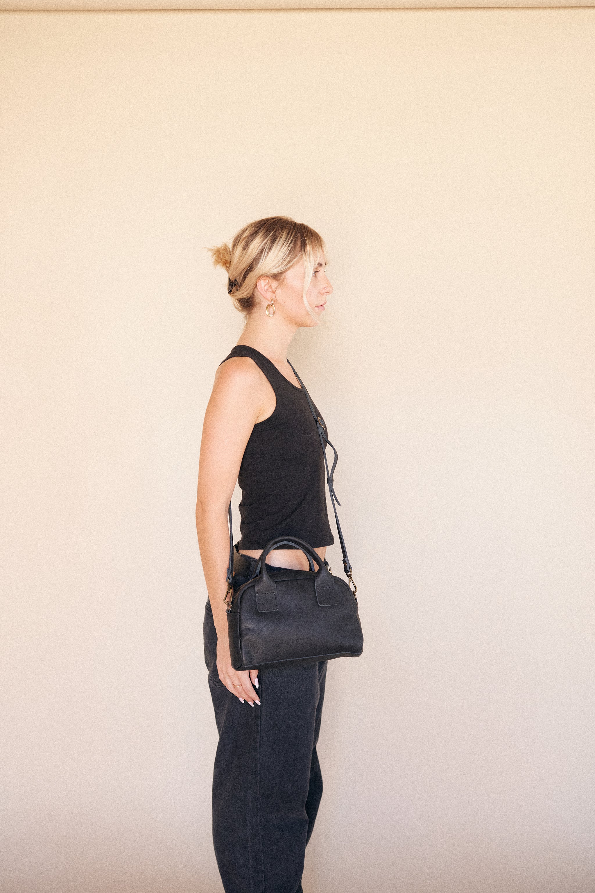 Cross-bodies & Moonbags – Antelo