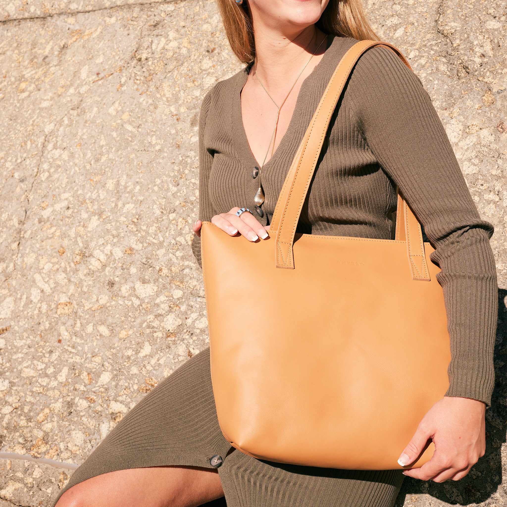 Shoulder Bags & Totes – Antelo